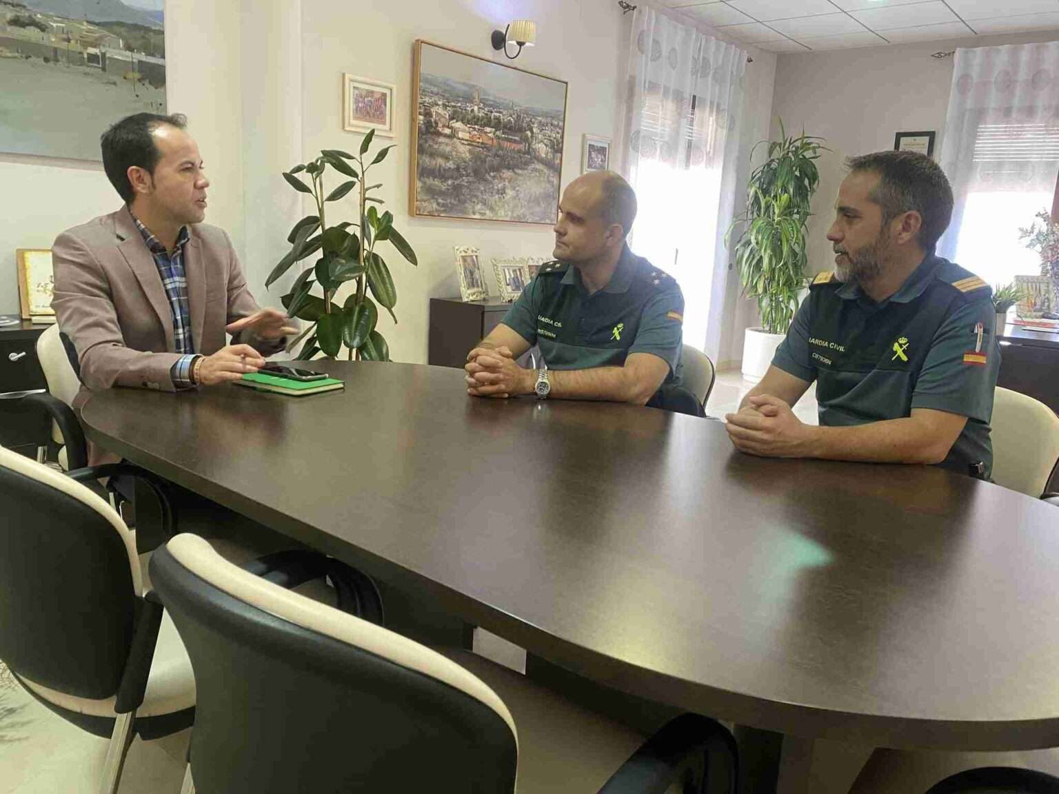 Recepción del nuevo capitán jefe de la IV Compañía de la Guardia Civil ...