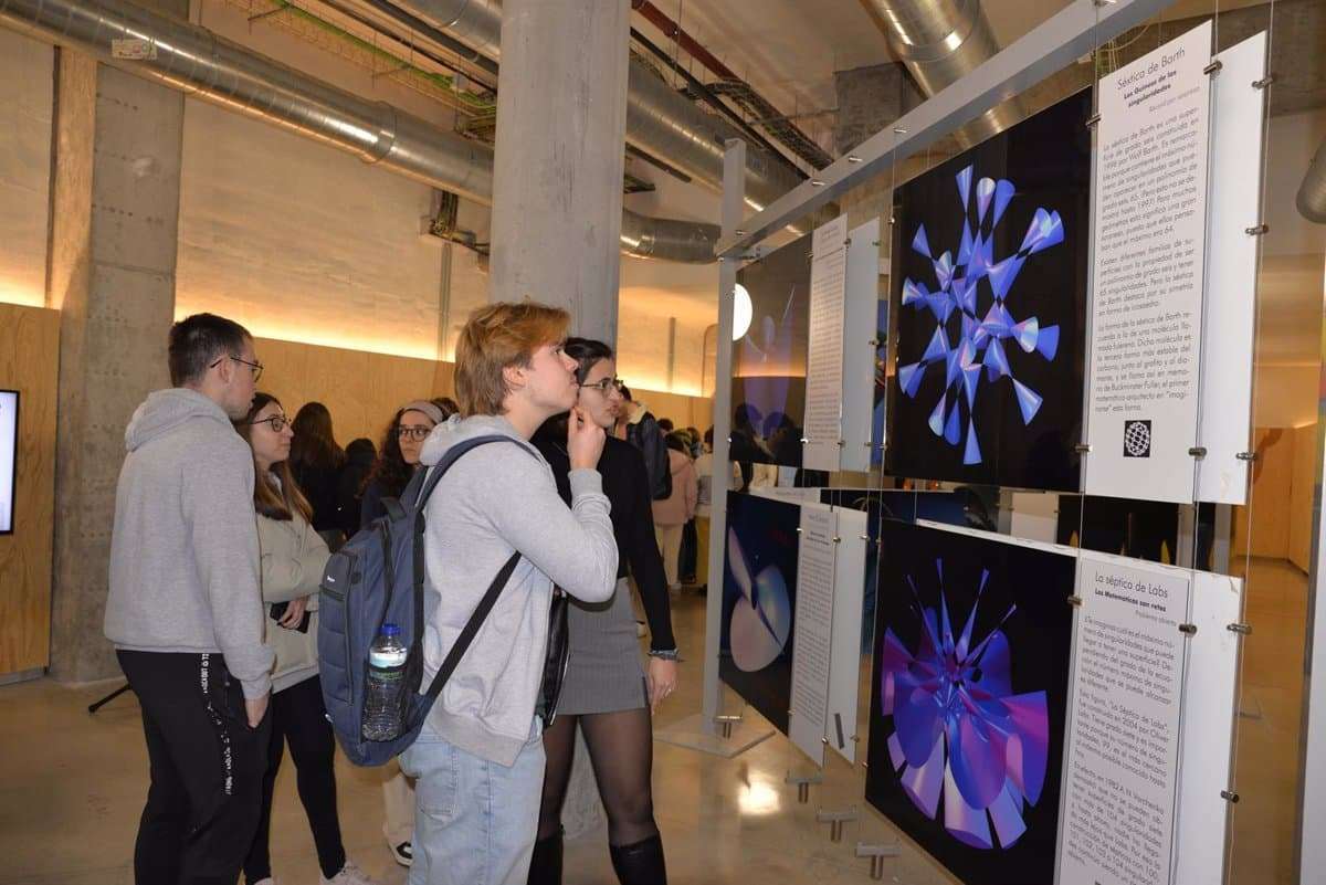 Exposición Revela la Cara Amable y Creativa de las Matemáticas en ...